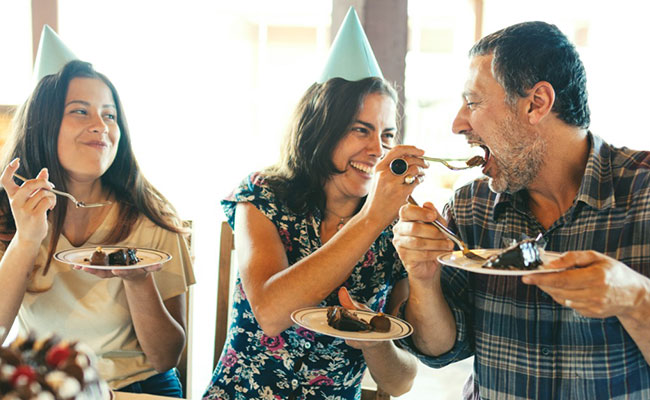 Tips to Make Mom’s Birthday Unforgettable - Bakingo Blog