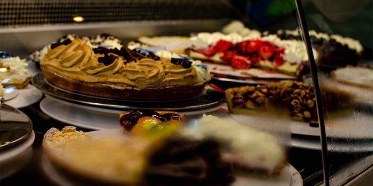 Hyderabad's Cake Paradise: Exploring the Flavors for Cake Lover's