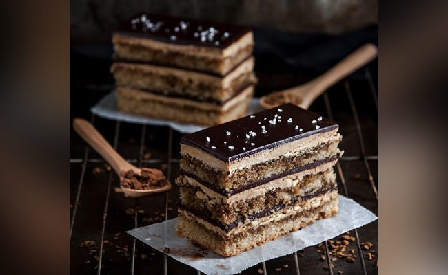 Best Indian Sweets and Snacks for Diwali celebrations