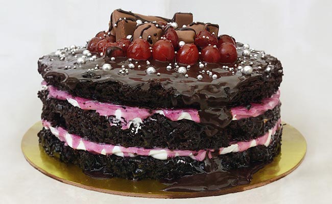 8 Must-Try Black Currant Cake Creations
