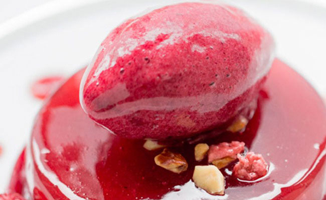 8 Must-Try Black Currant Cake Creations