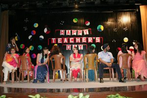 15 Fun Games for Teachers to Celebrate Teachers' Day with a Twist